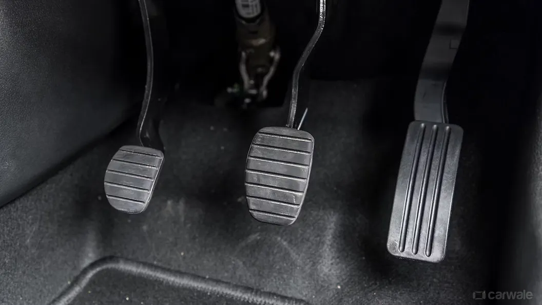 Kicks Pedals/Foot Controls Image, Kicks Photos in India - CarWale