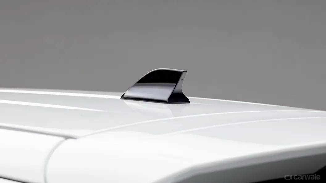 Harrier Rear Spoiler Image, Harrier Photos in India - CarWale