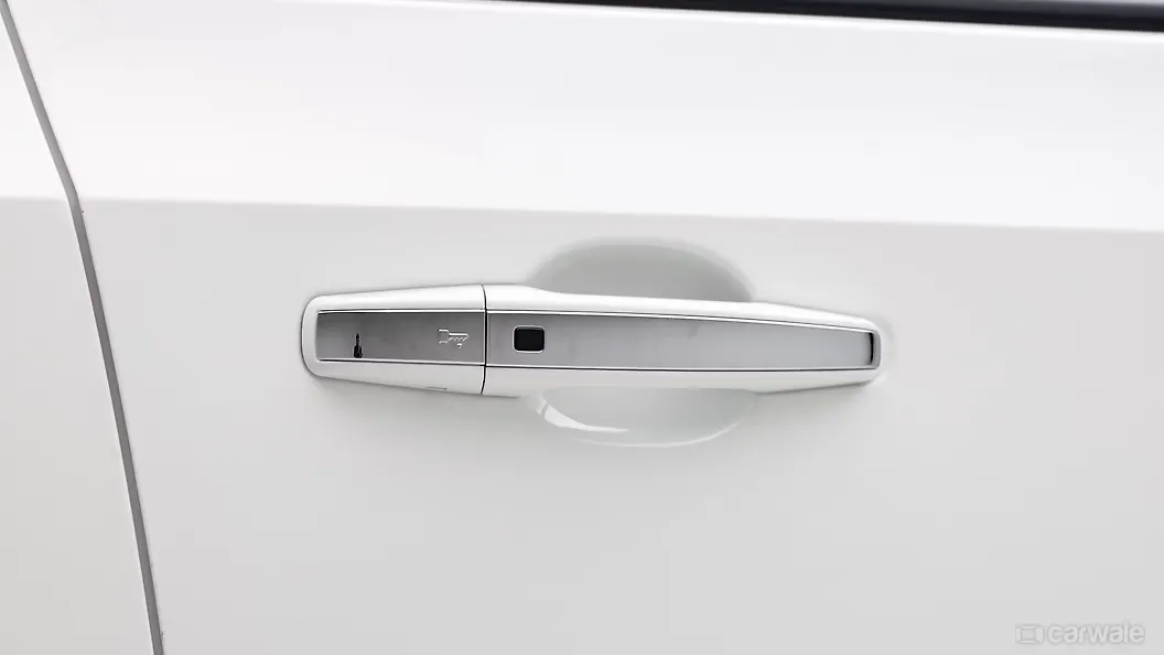 Harrier Front Door Handle Image, Harrier Photos in India - CarWale