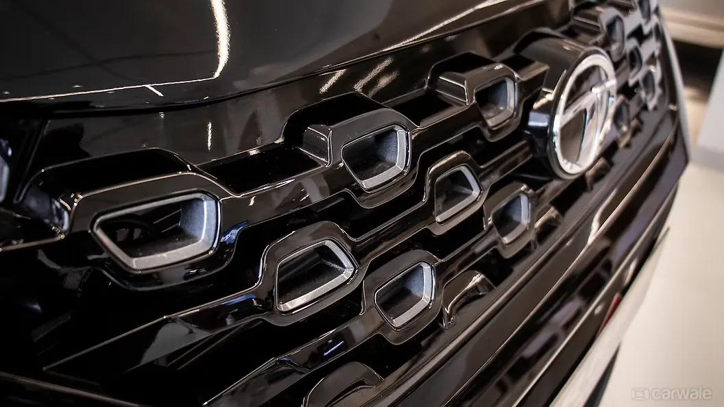 Harrier Grille Image, Harrier Photos in India - CarWale