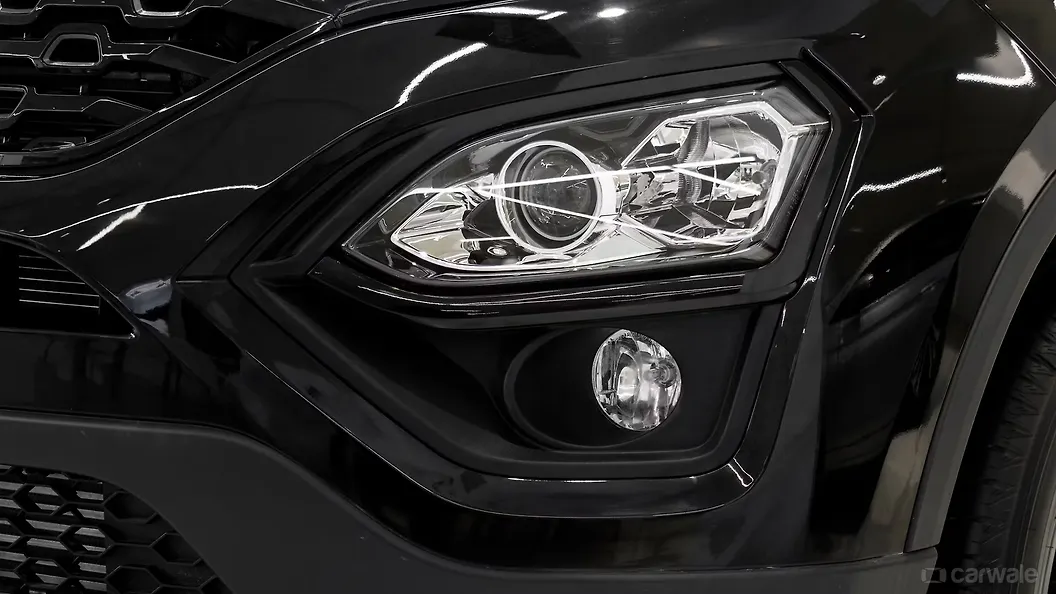 Harrier Headlight Image, Harrier Photos in India - CarWale