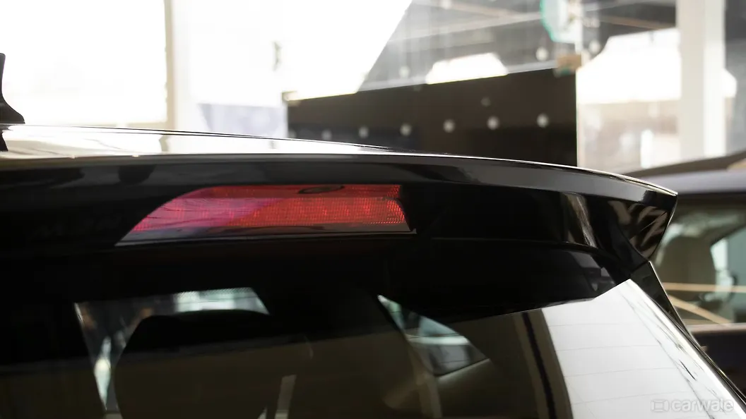 Harrier Rear High Mounted Stop Lamp Image, Harrier Photos in India ...