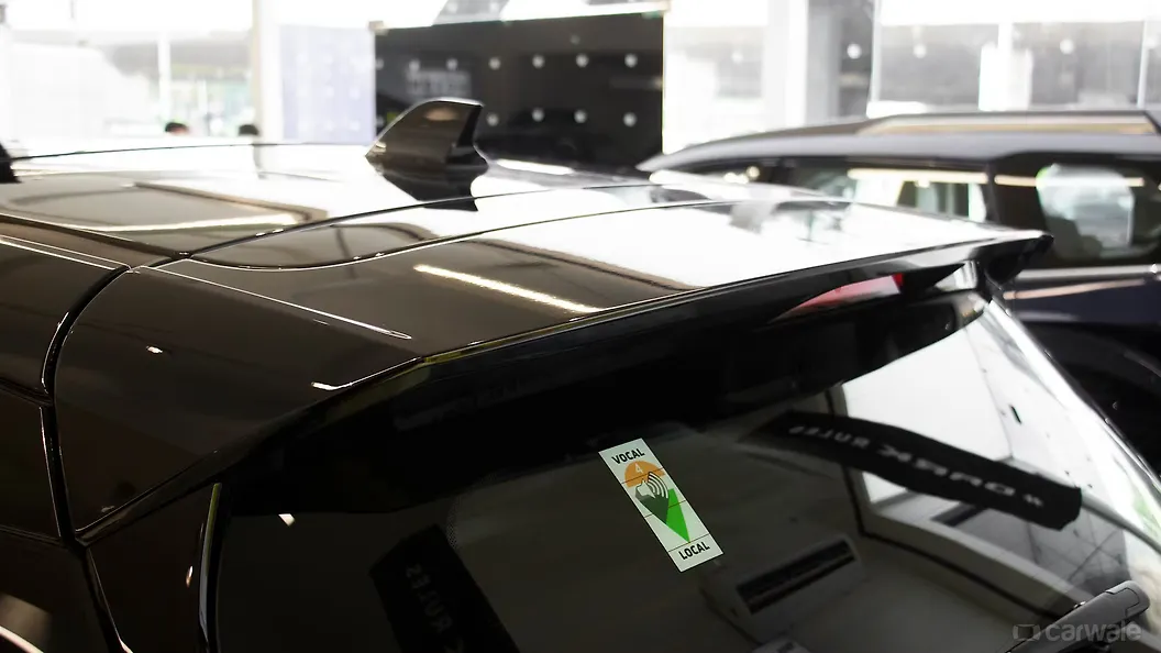 Harrier Rear Spoiler Image, Harrier Photos in India - CarWale