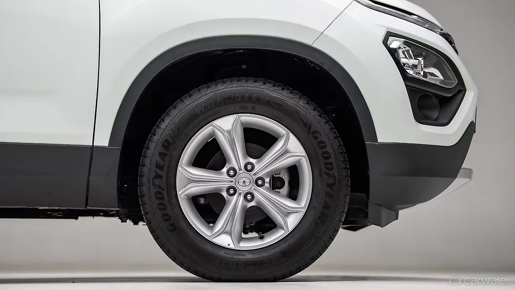 Harrier Wheel Image, Harrier Photos in India - CarWale