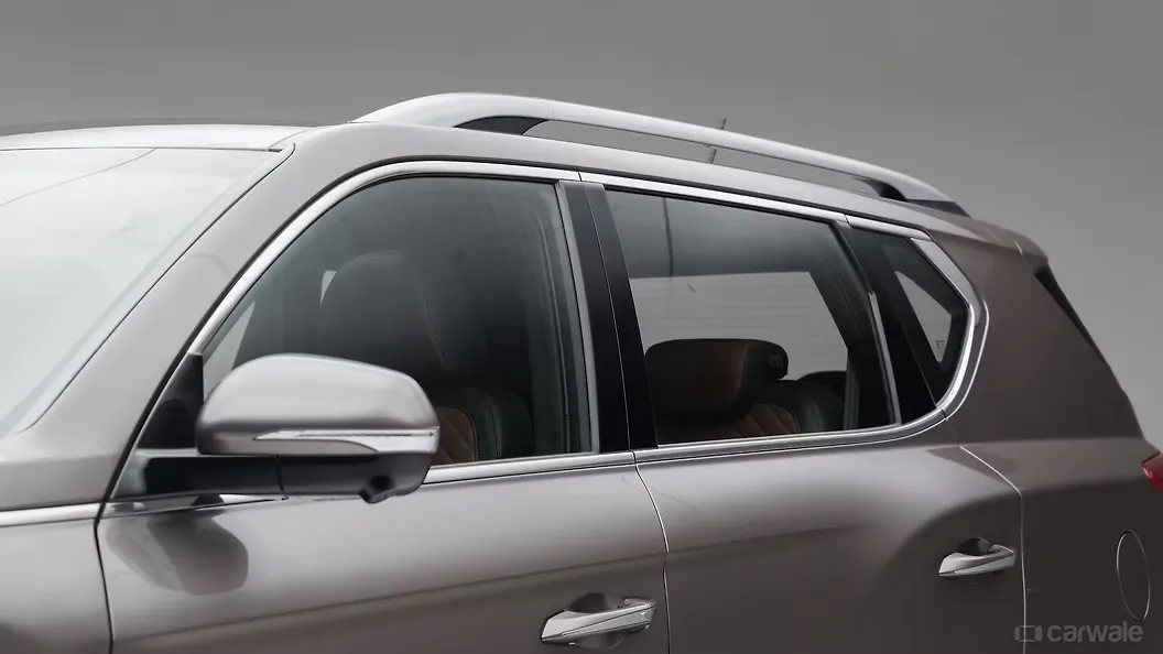 Alturas G4 Side Glass Housing Image, Alturas G4 Photos in India - CarWale