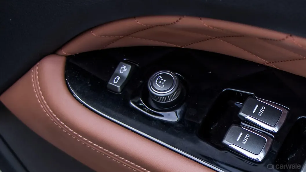 Alturas G4 Outer Rear View Mirror ORVM Controls Image, Alturas G4 ...