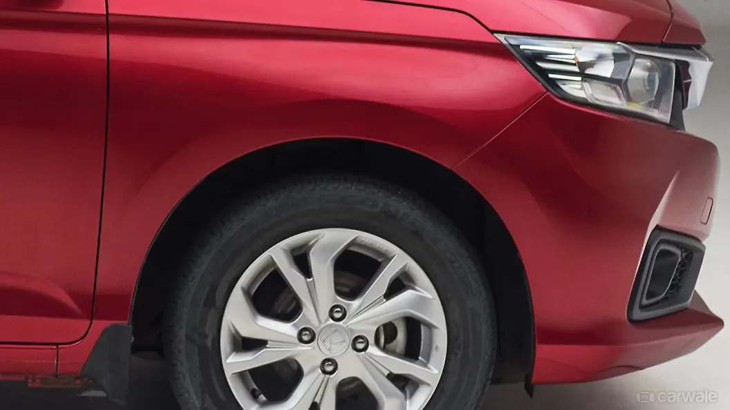 Amaze Front Fender Image, Amaze Photos in India - CarWale
