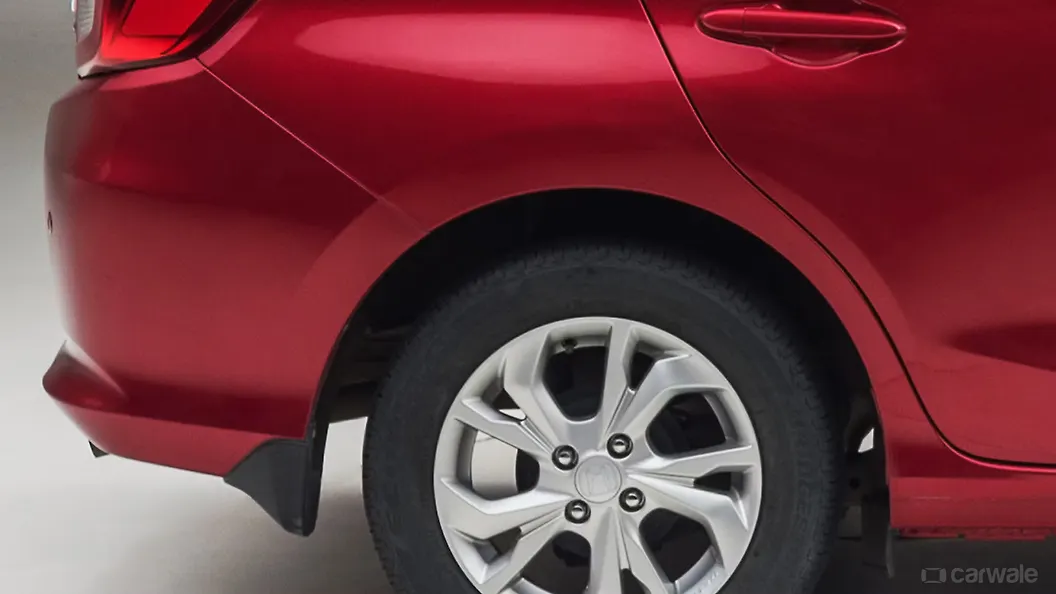 Amaze Rear Fender Image, Amaze Photos in India - CarWale