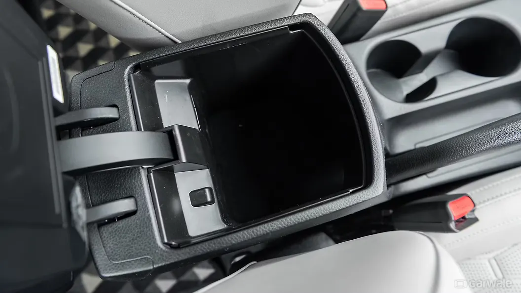 Seltos [2019-2022] Front Centre Arm Rest Storage Image, Seltos [2019 ...