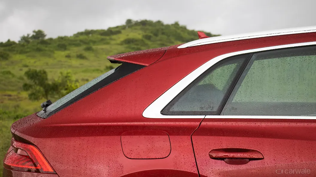 Q8 Rear Quarter Glass Image, Q8 Photos in India - CarWale
