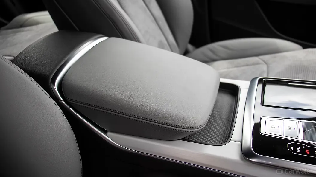 Q8 Front Centre Arm Rest Image, Q8 Photos in India - CarWale