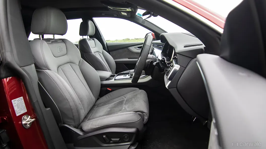 Q8 Front Row Seats Image, Q8 Photos in India - CarWale