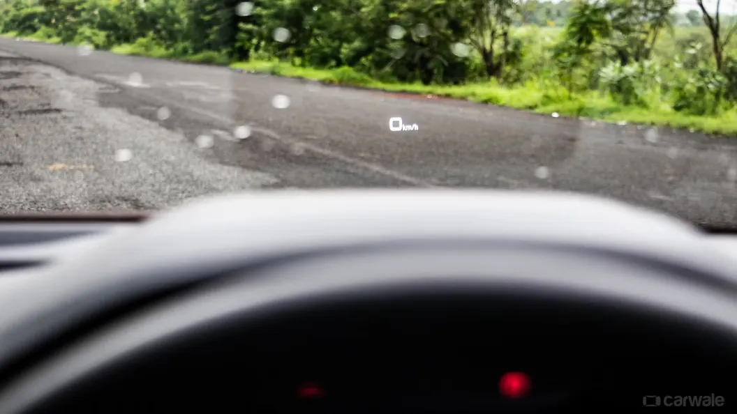 Q8 Head-Up Display (HUD) Image, Q8 Photos in India - CarWale