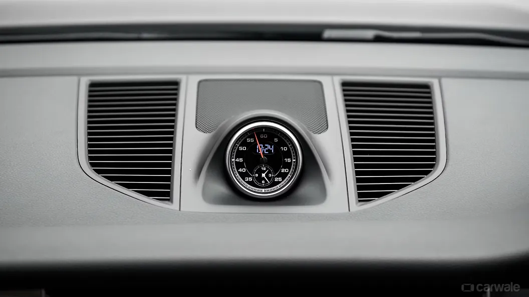 Macan Front Centre Air Vents Image, Macan Photos in India - CarWale