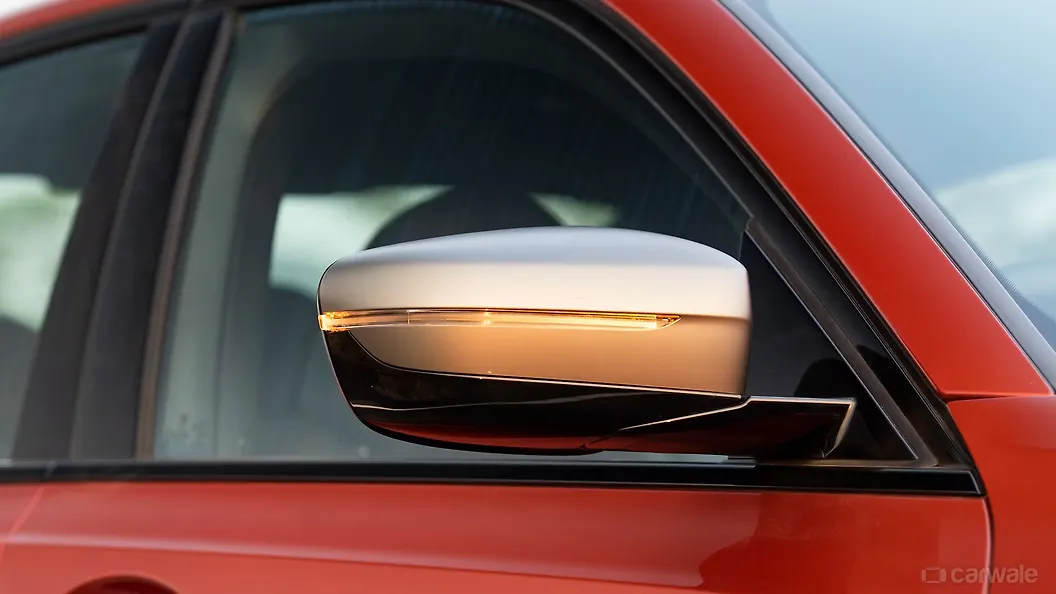 3 Series ORVM Blinker Image, 3 Series Photos in India - CarWale