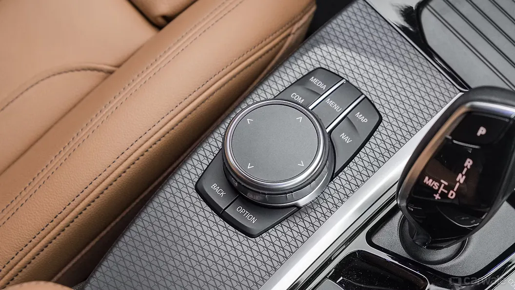 X4 Drive Mode Buttons/Terrain Selector Image, X4 Photos in India - CarWale