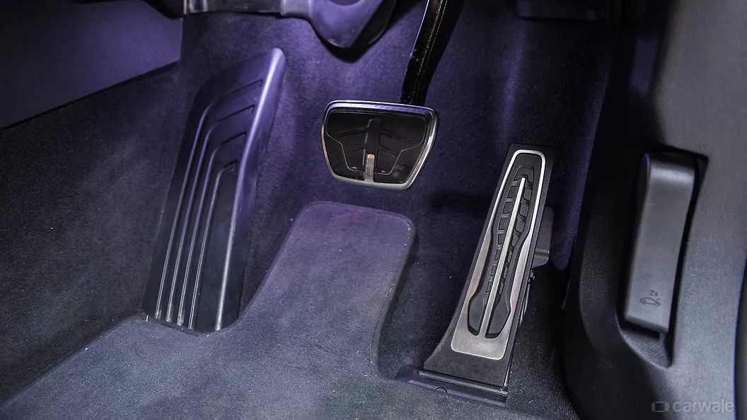 X4 Pedals/Foot Controls Image, X4 Photos in India - CarWale