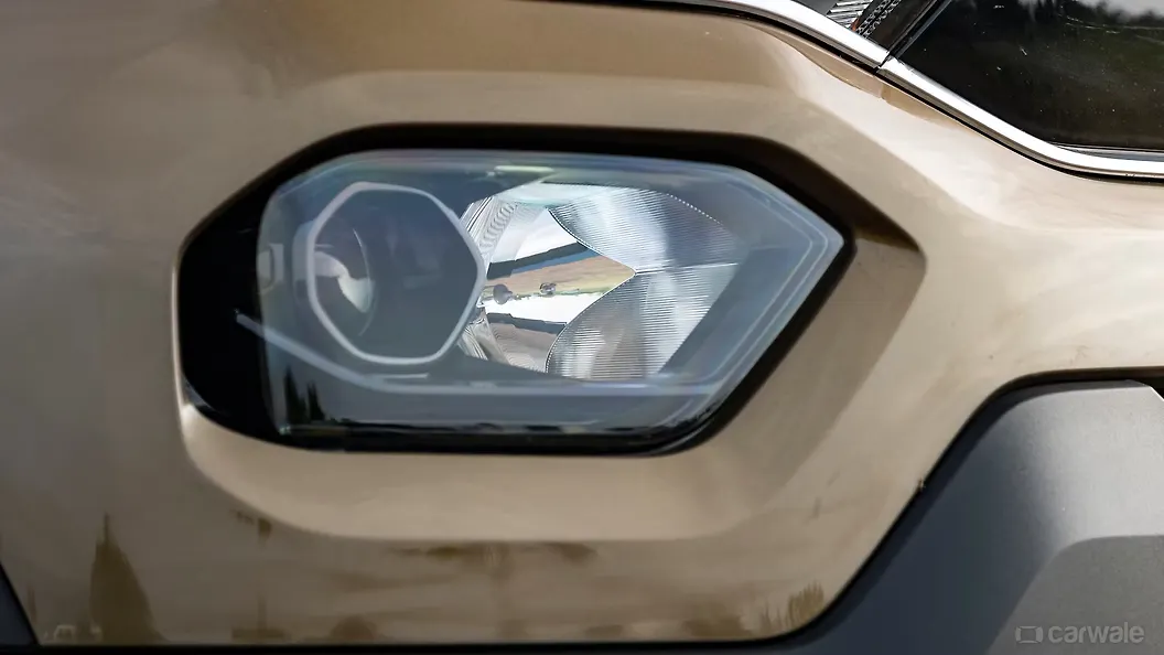 Punch Headlight Image, Punch Photos in India - CarWale