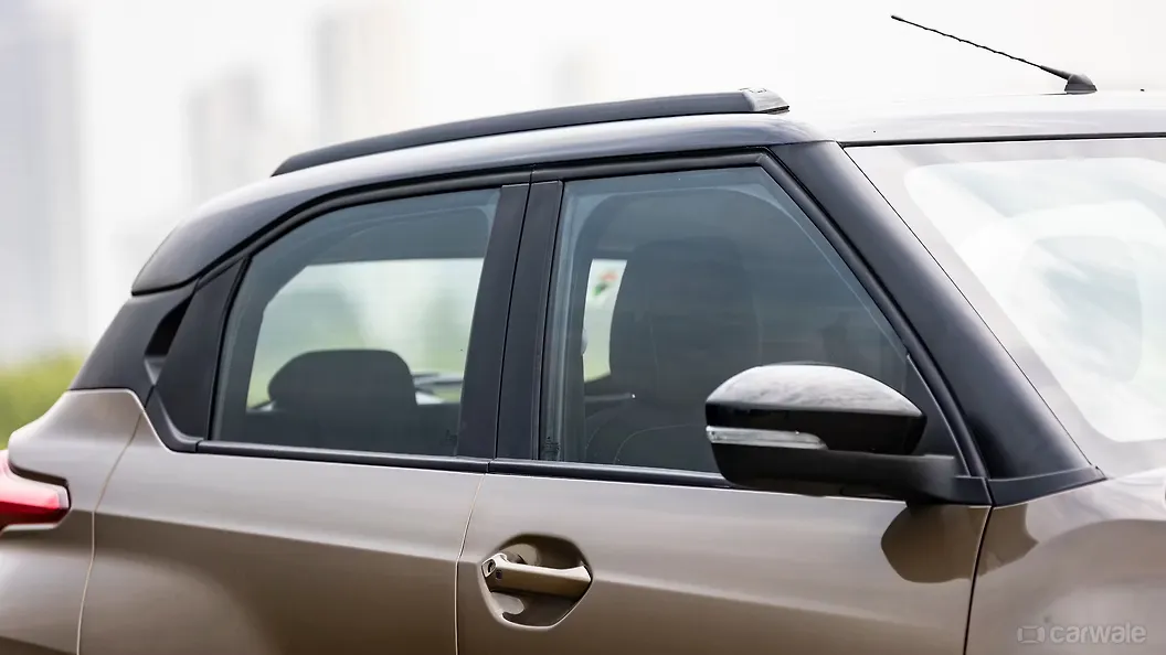 Punch Side Glass Housing Image, Punch Photos in India - CarWale