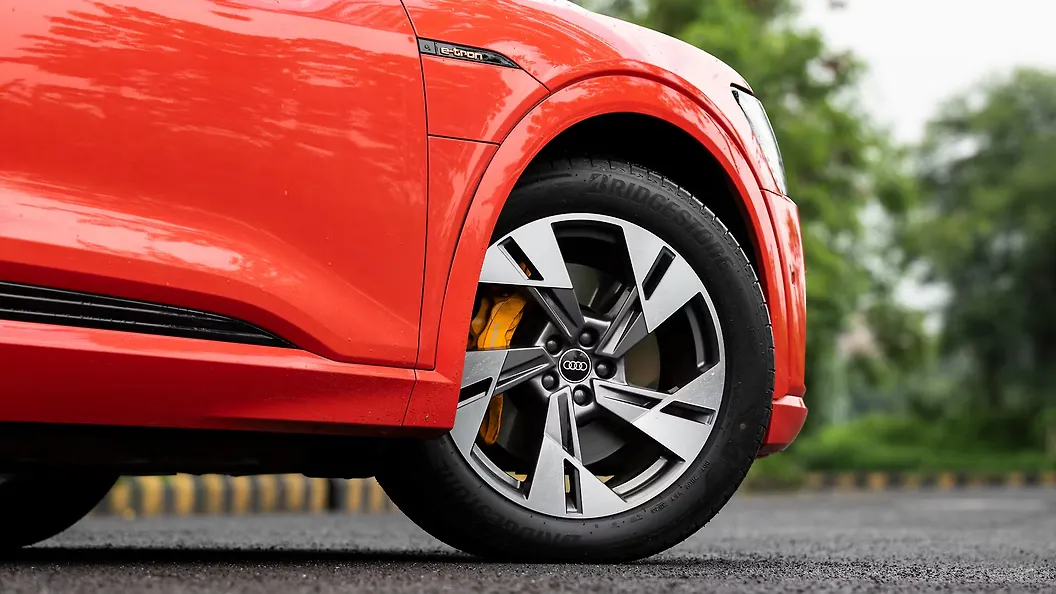 e-tron Wheel Image, e-tron Photos in India - CarWale