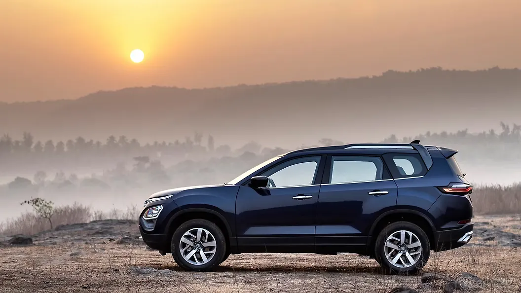 Safari Rear View Image, Safari Photos in India - CarWale