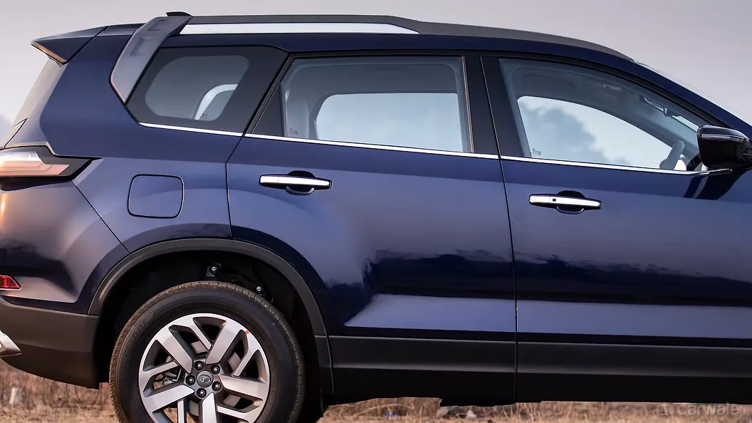 Safari Rear Door Image, Safari Photos in India - CarWale