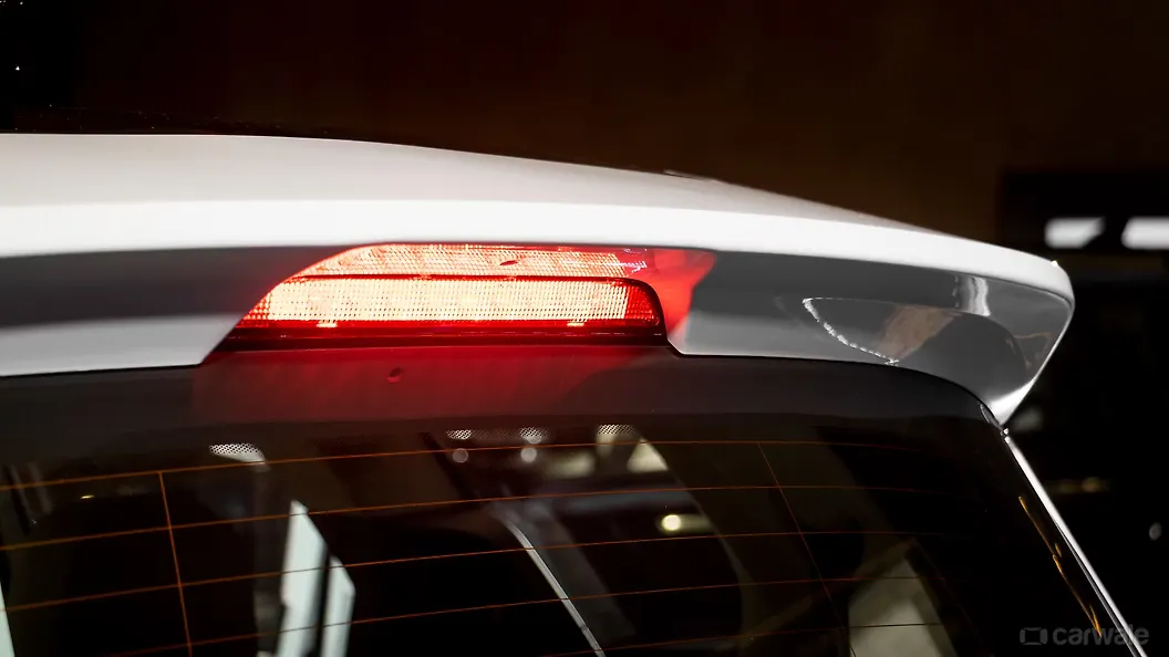 Safari Rear High Mounted Stop Lamp Image, Safari Photos in India - CarWale