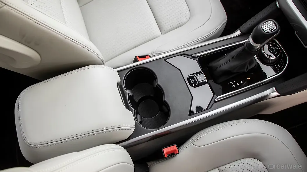 Safari Center Console/Centre Console Storage Image, Safari Photos in ...