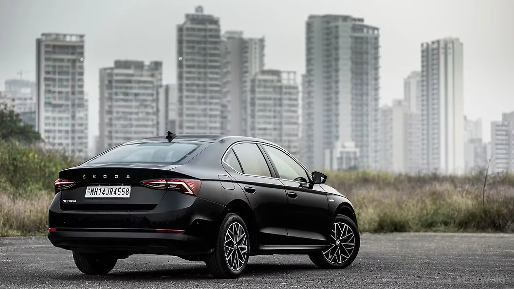 Octavia Right Rear Three Quarter Image, Octavia Photos in India - CarWale