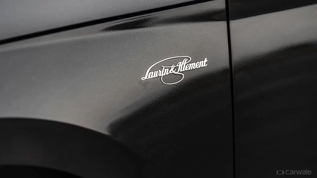 Octavia Side Badge Image, Octavia Photos in India - CarWale