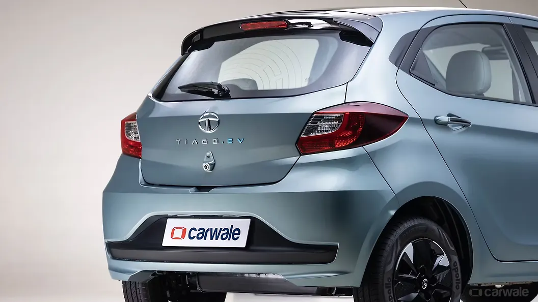 Tiago EV Closed Boot/Trunk इमेज, Tiago EV भारत में फ़ोटोज़ - कारवाले