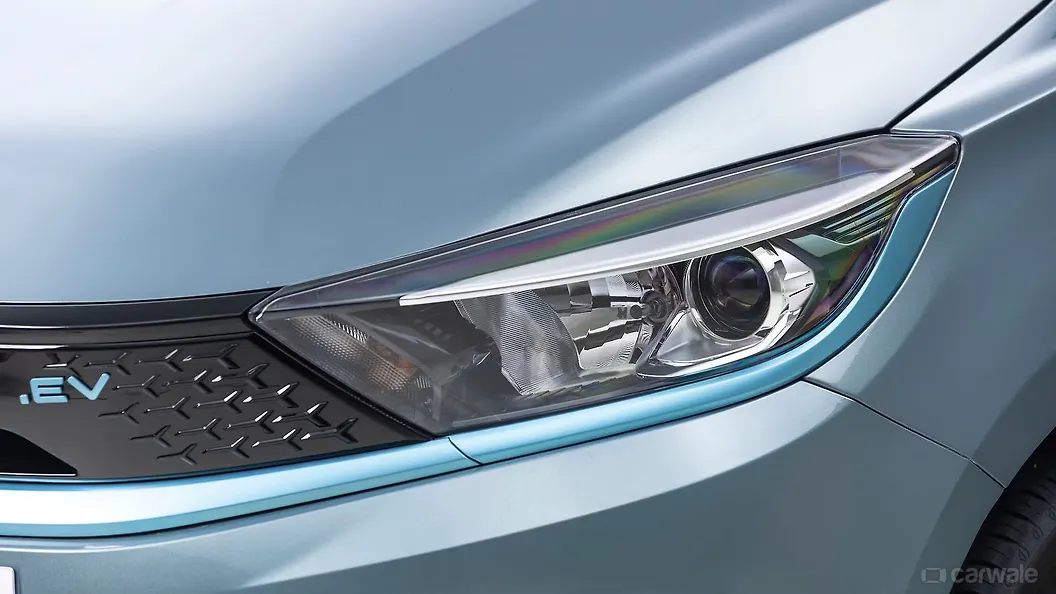 Tiago EV Daytime Running Lamp (DRL) Image, Tiago EV Photos in India ...