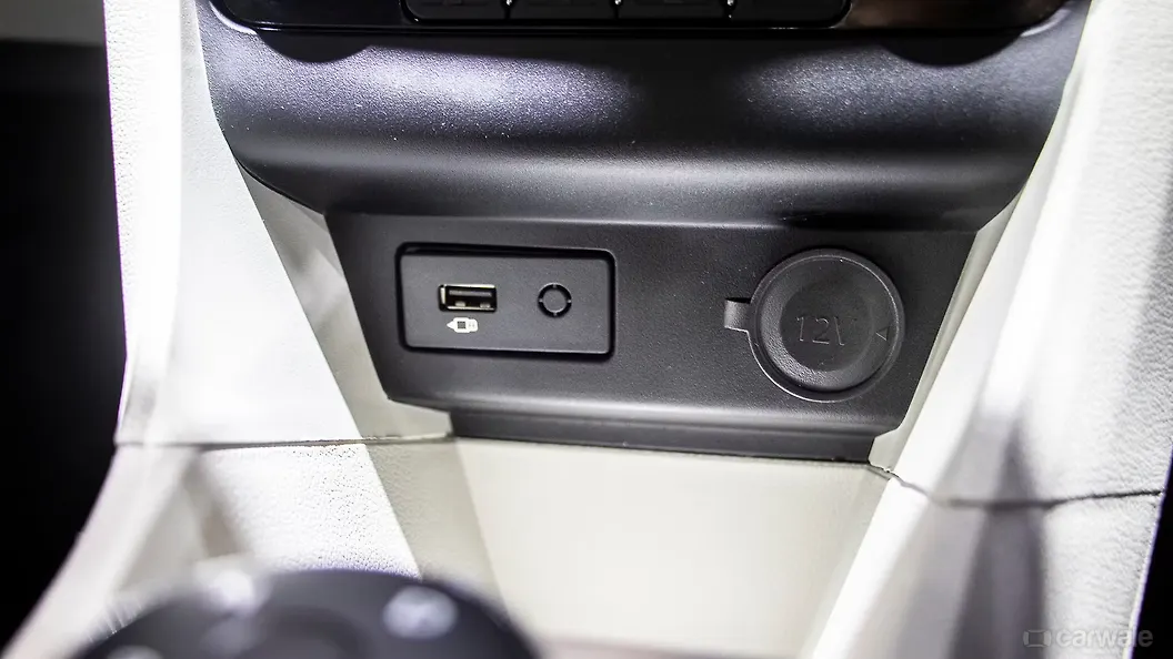 Tiago EV USB Port/AUX/Power Socket/Wireless Charging Image, Tiago EV ...