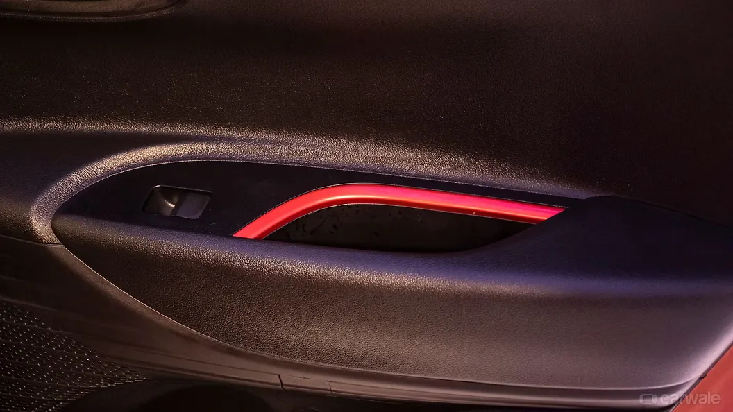 i20 Rear Power Window Switches Image, i20 Photos in India - CarWale