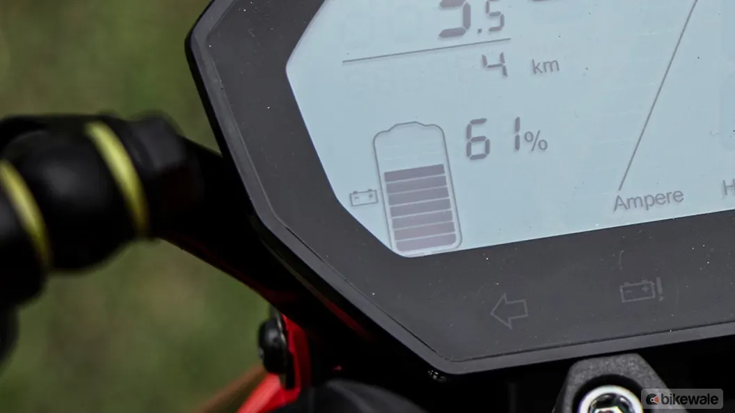 Revolt RV400 Battery Level Indicator Image – BikeWale