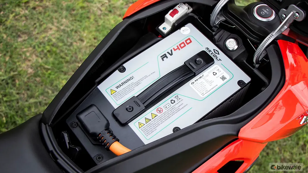 Revolt RV400 Battery pack Image – BikeWale