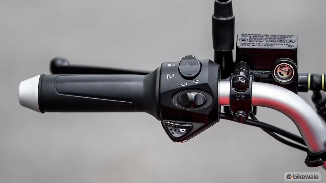 Images of Revolt RV400 | Photos of RV400 - BikeWale