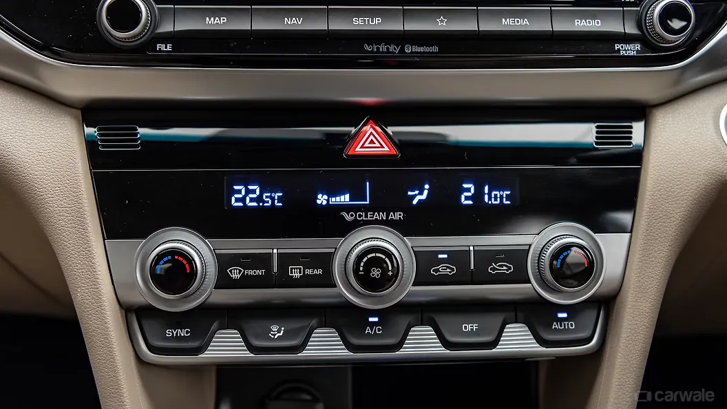 Elantra AC Controls Image, Elantra Photos in India - CarWale