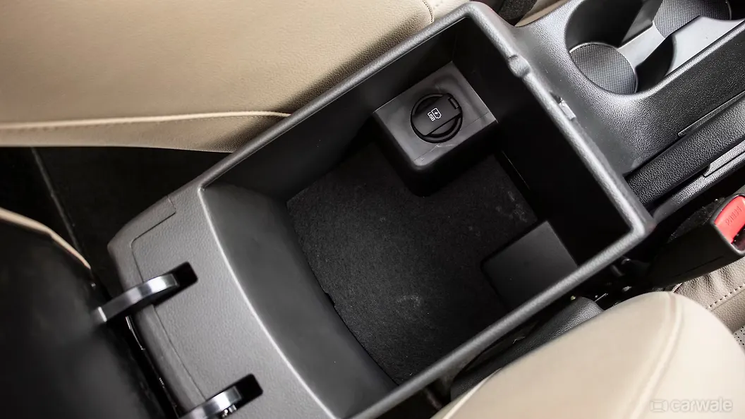 Elantra Front Centre Arm Rest Storage Image, Elantra Photos in India ...