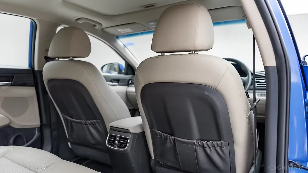 Elantra Front Seat Back Pockets Image, Elantra Photos in India - CarWale
