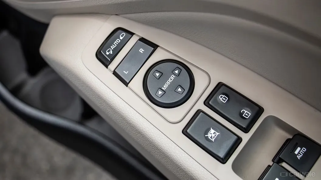 Elantra Outer Rear View Mirror ORVM Controls Image, Elantra Photos in ...