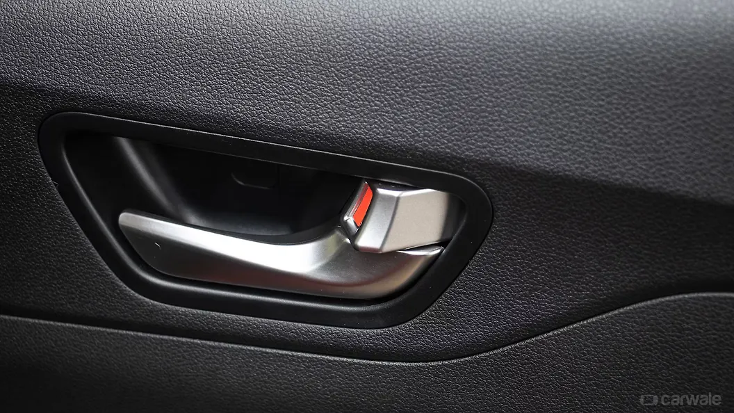Verna Rear Door Pad Handle Image, Verna Photos in India - CarWale