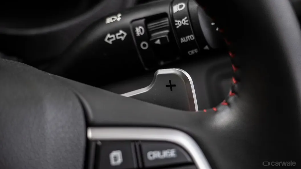 Verna Right Paddle Shifter Image, Verna Photos in India - CarWale