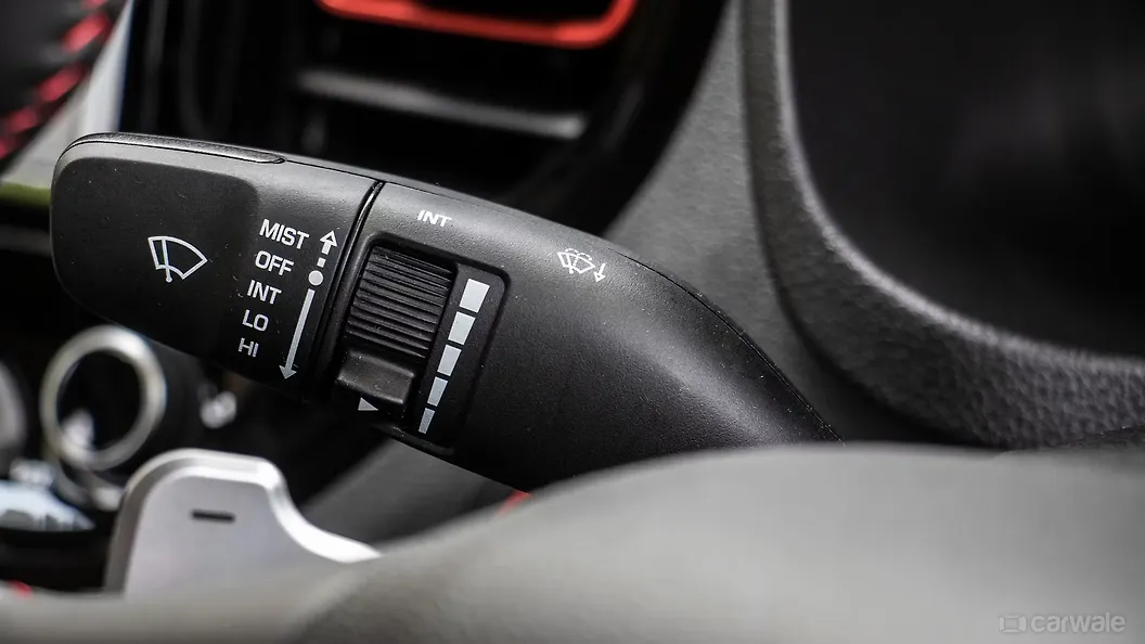 Verna Wiper Stalk Image, Verna Photos in India - CarWale