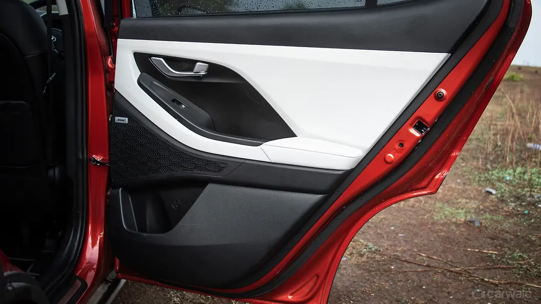 Creta Rear Door Pad Image, Creta Photos in India - CarWale