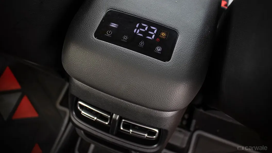 Creta Rear Row AC Controls Image, Creta Photos in India - CarWale