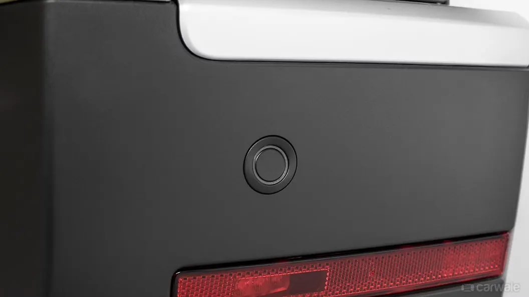 Defender [2020-2021] Rear Parking Sensor Image, Defender [2020-2021 ...