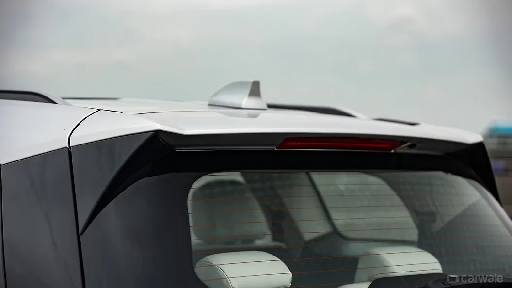 XUV700 Rear Spoiler Image, XUV700 Photos in India - CarWale