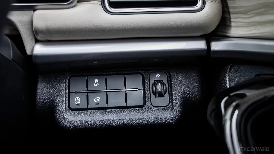 XUV700 Dashboard Switches Image, XUV700 Photos in India - CarWale