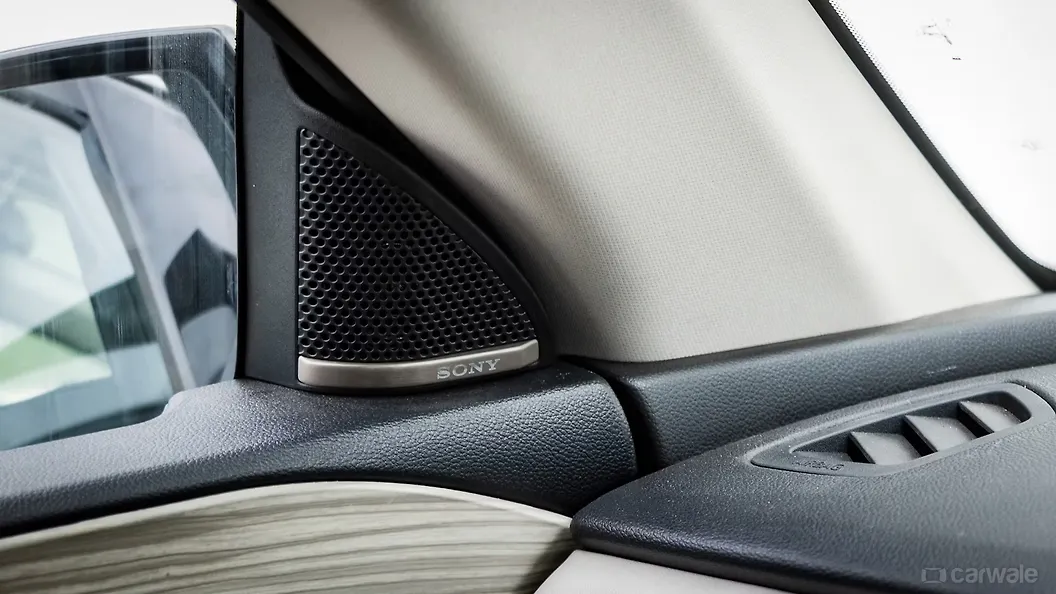 XUV700 Front Tweeters Image, XUV700 Photos in India - CarWale